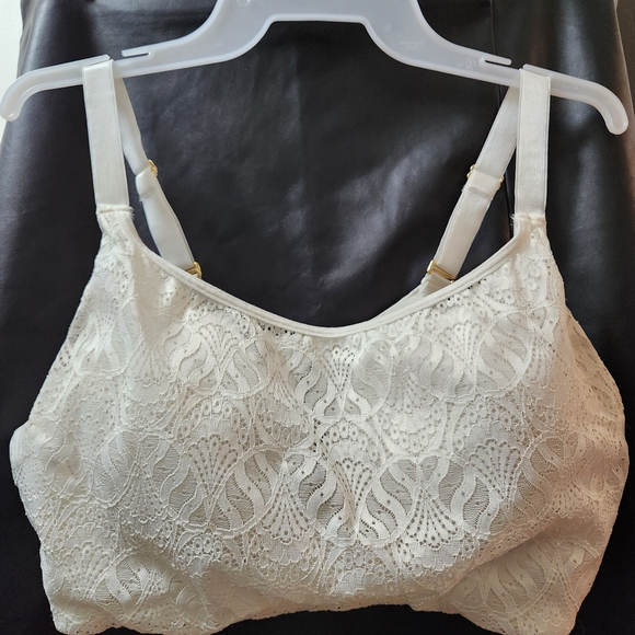 AnaOno | Intimates & Sleepwear | Anaono Carrie Pocketed Molded Cup Bra ...